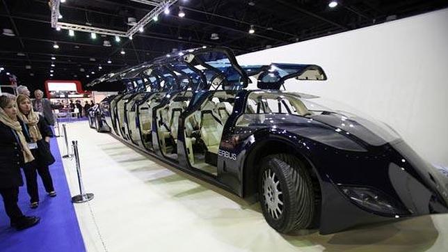 Así es el superbus eléctrico que alcanza los 250 Km/h - abcdesevilla.es