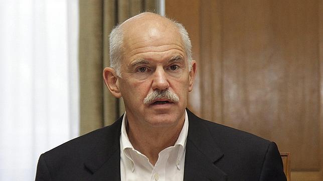 Papandreu anuncia un Gobierno de unidad nacional para «permanecer en el ...