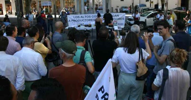 El campo andaluz estalla contra Planas, ya es «persona non grata» en ...