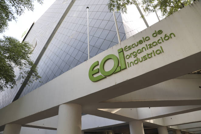 Impulsa tu carrera profesional con los másters y programas de EOI ...