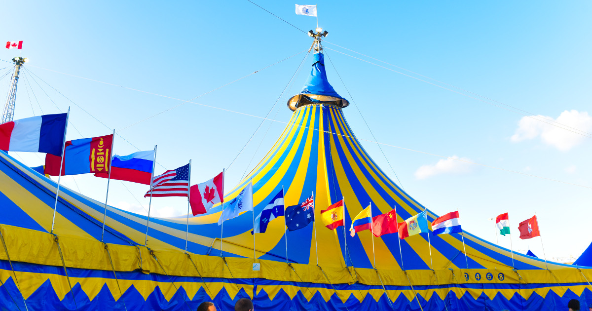 Cirque du Soleil levanta su carpa azul y amarilla antes de su estreno ...