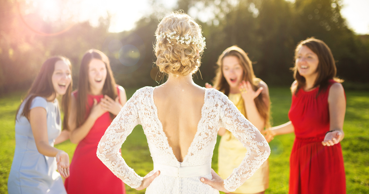 Moda de Sevilla: encuentra el «look» adecuado para ser la invitada perfecta