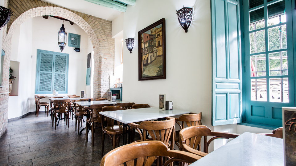 Bar Goya, una de las joyas gastronómicas y artísticas de Carmona ...