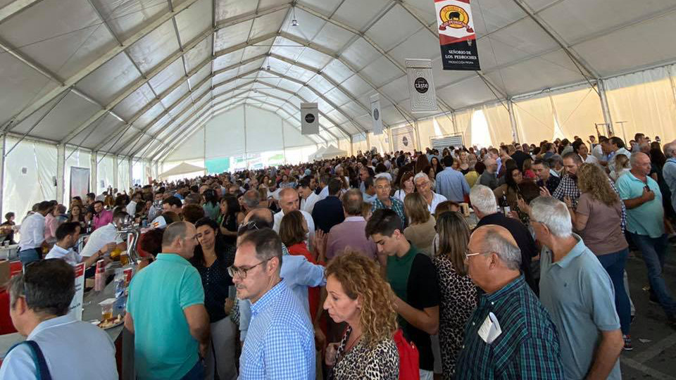 La espectacular Feria del jamón de Villanueva de Córdoba, la capital ...