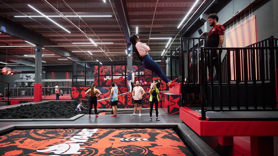 Camas elásticas, escalada, juegos interactivos: el lugar perfecto para celebrar un cumpleaños ...