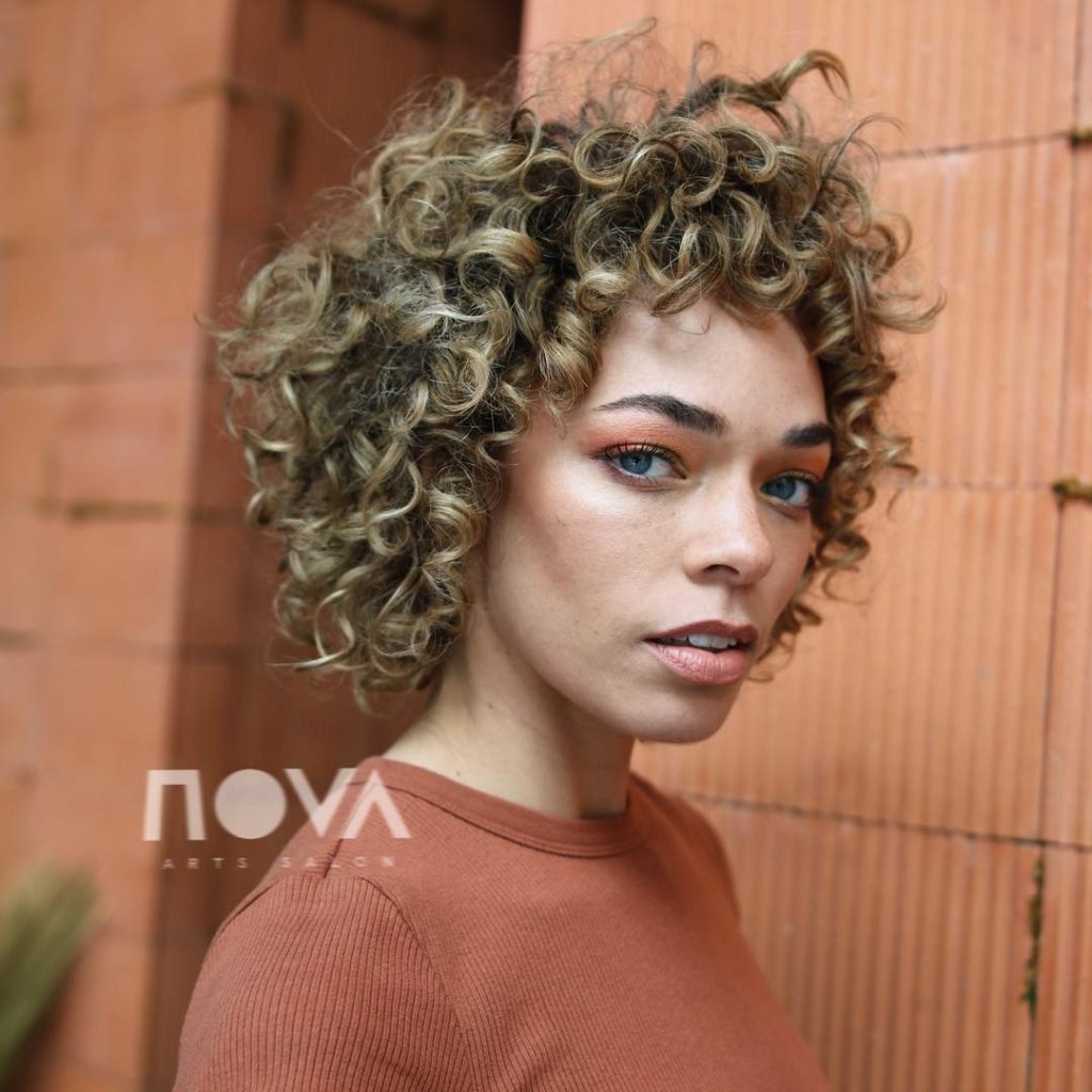 Los cortes para pelo rizado que serán tendencia este 2020 - Bulevar Sur