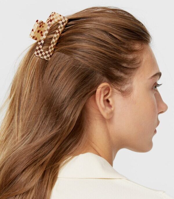 Tendencia pinza del pelo: cómo llevarla con tus peinados - Bulevar Sur