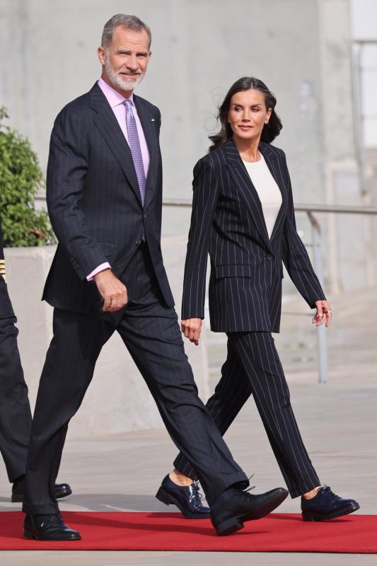 Raya diplomática: la Reina Letizia dice que es el estampado que ...