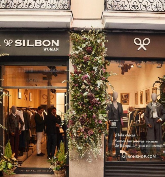 Lourdes Montes apuesta por el traje de chaqueta con chaleco para ser la ...