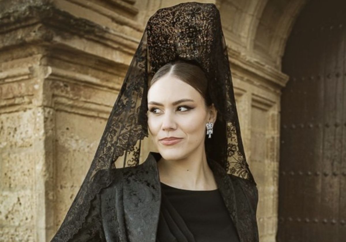 La tienda experta en mantillas está en este pueblo de Málaga: tiene abrigos especiales para ...